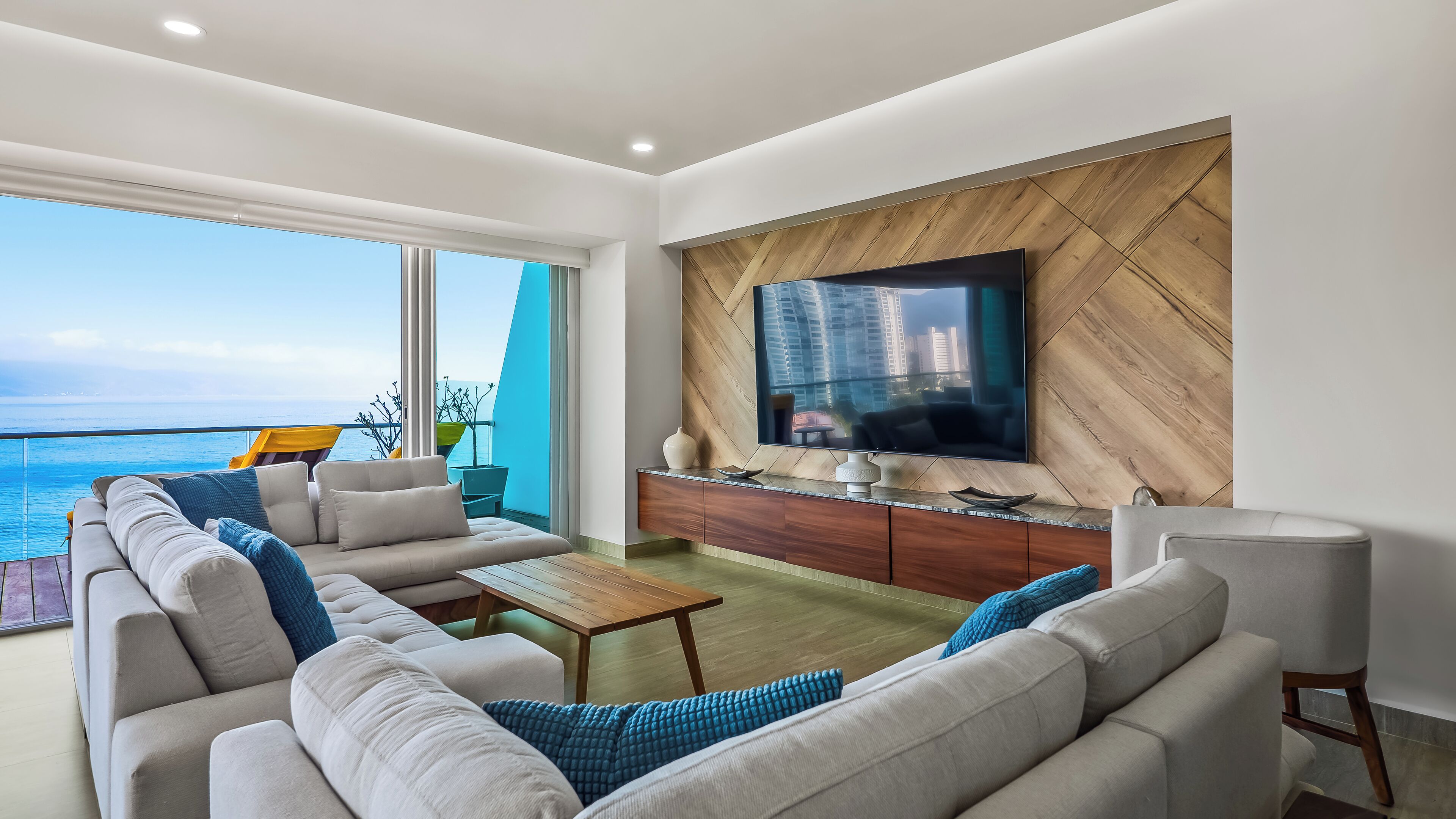 Recently Renovated Luxurious Condo In Puerto Vallarta - Puerto Vallarta