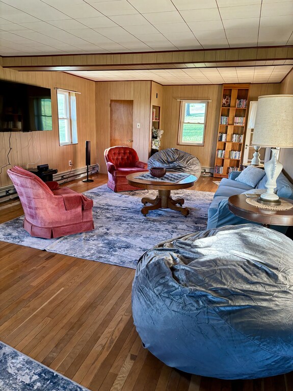 Spacious Farmhouse On Working Pa Family Farm. Close To Aoaa Park And Knoebels! - Pillow, PA