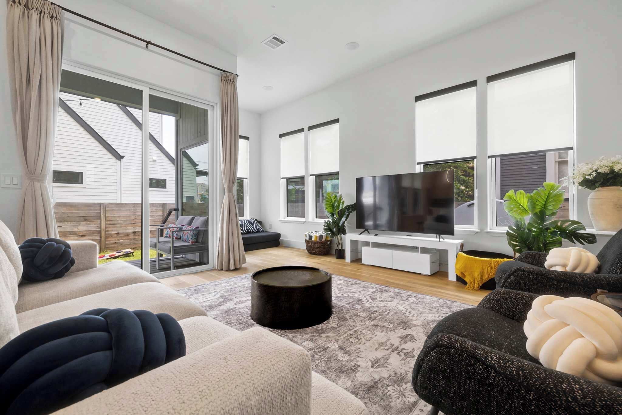 Rainey St Retreat - Cowboy Pool & Urban Chic - Austin, TX