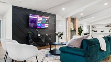 Casa | 7 quartos, secretária