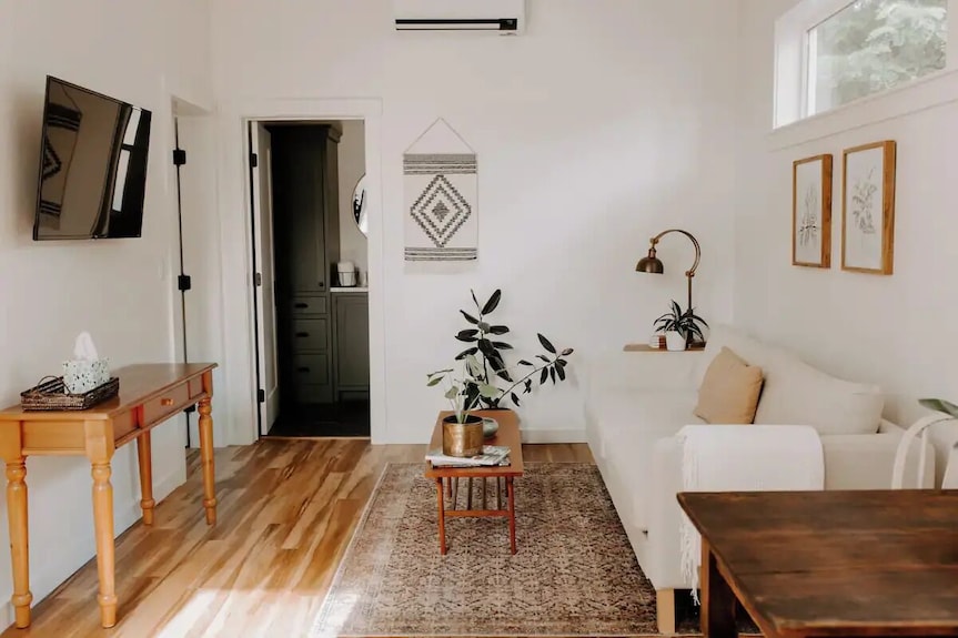 Beautiful, North Boise Guesthouse\n\n - Idaho (State)