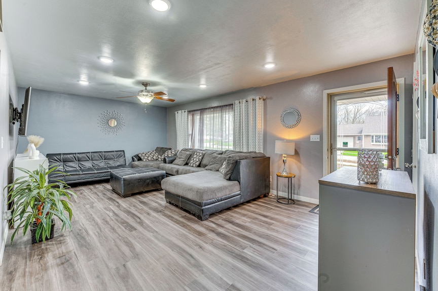 Newly Remodeled Home In Storm Lake W/ Private Yard - Storm Lake, IA