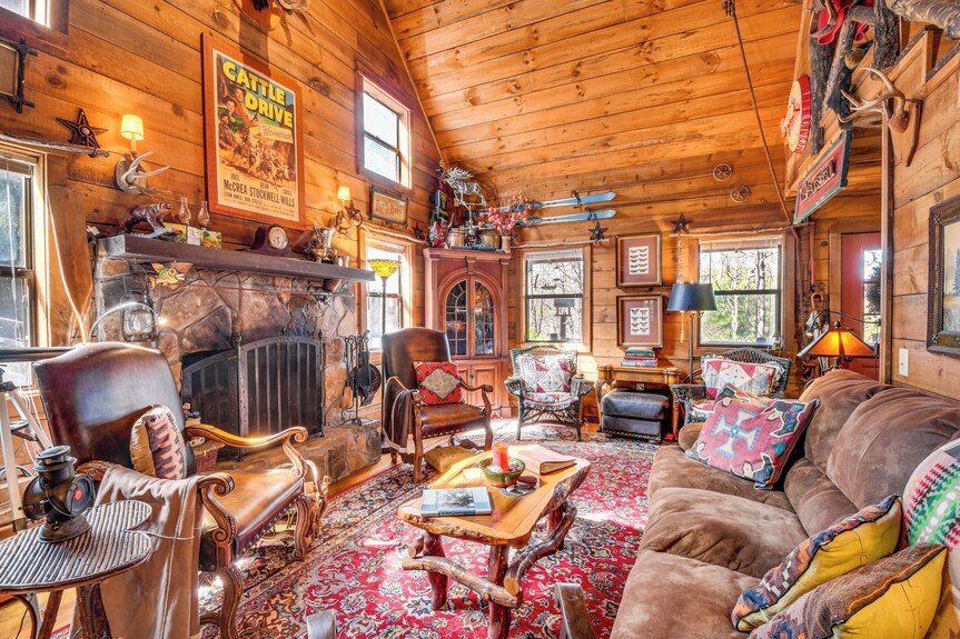 Rustic Cabin W/ Porches: 8 Mi To Tallulah Gorge! - Tallulah Falls, GA