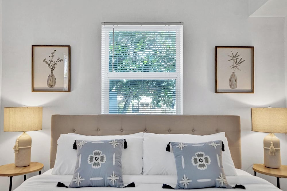 Marine Villas Hollywood - Hallandale Beach, FL