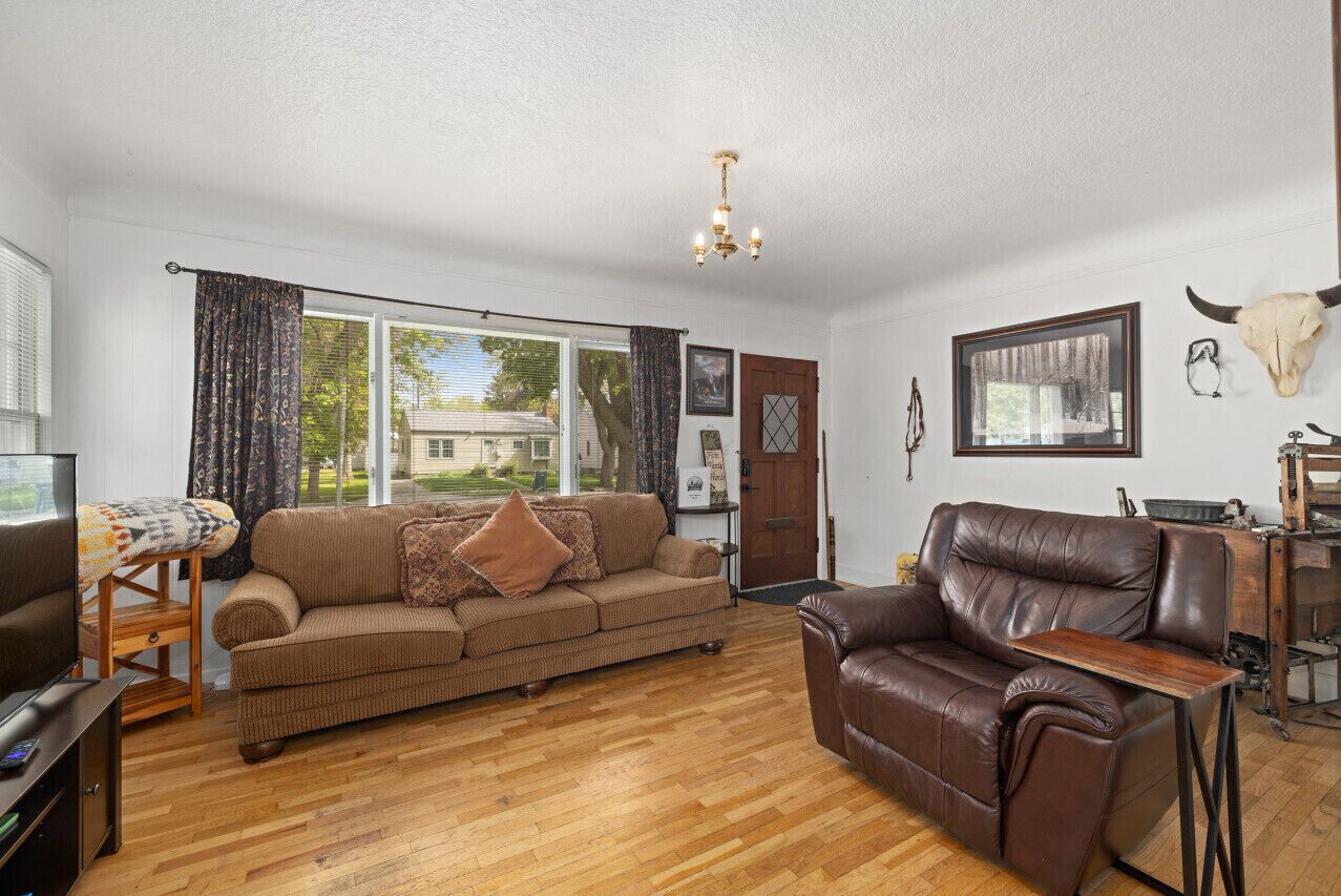 Bo's Rusty Relic Billings |Hot Tub | Rustic Decor | Central Billings - Billings, MT