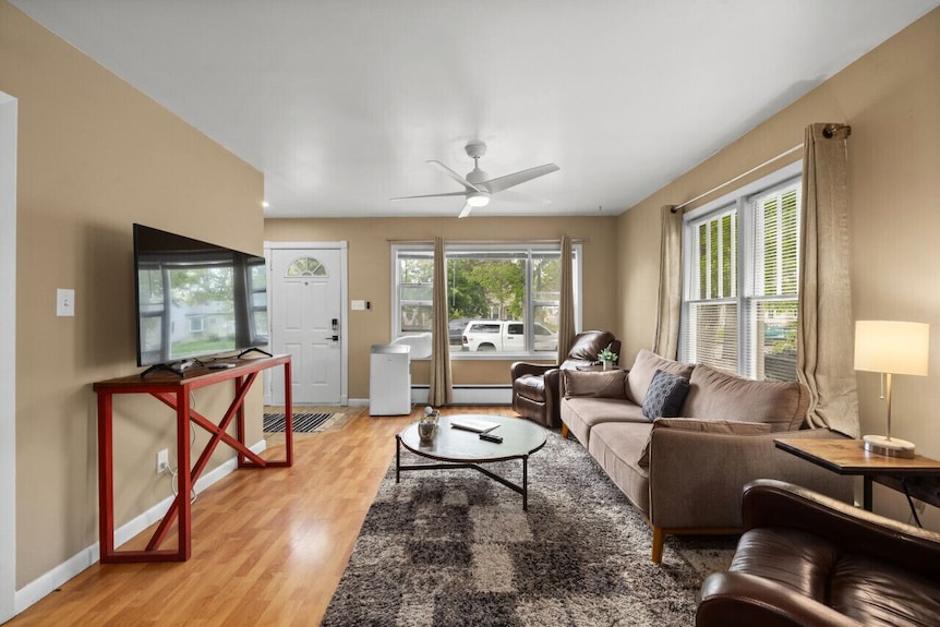 Bo`s Heart Of Central Billings Green Retreat W/ Hot Tub | Near Park | Game Room | Office - Oasis, Billings