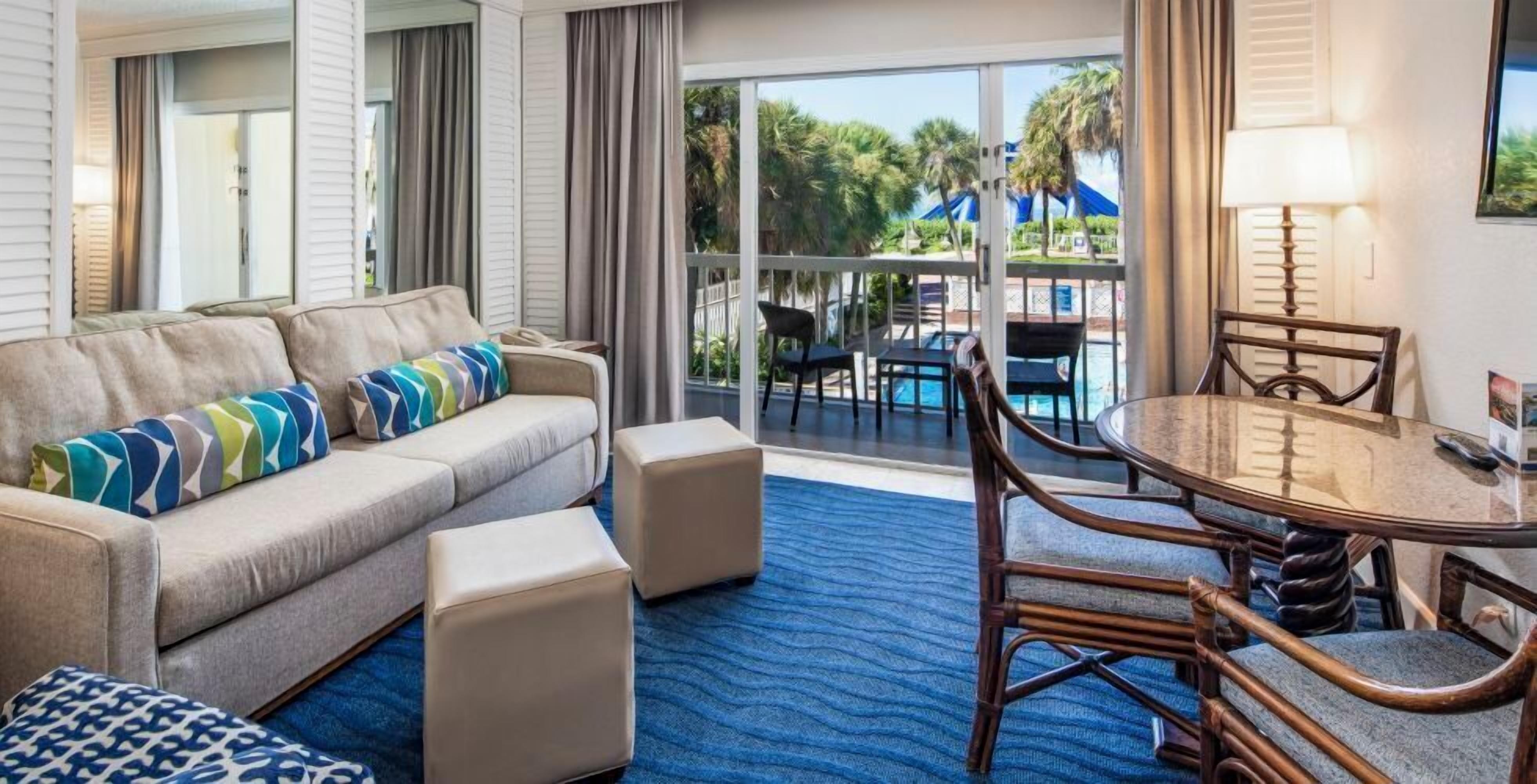 2xtropical View Villa W/ Balcony 2 Queen Beds Room At Island Grand At Tradewinds - Madeira Beach, FL