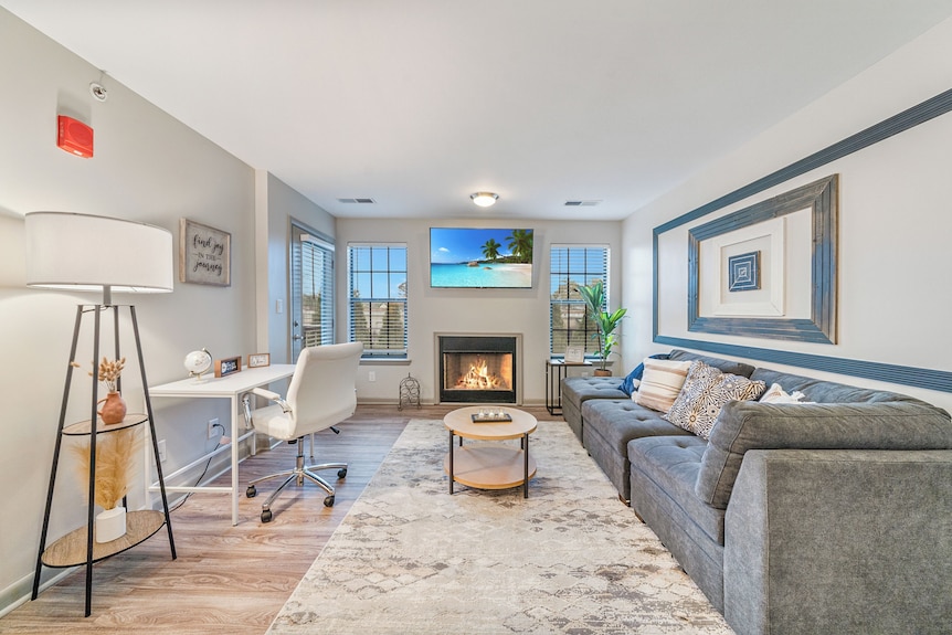 Business Traveler+ Gate 9 3 Minsspace Camp 3 Mins. Uah Campus 5 Minutes-shopping - Huntsville, AL