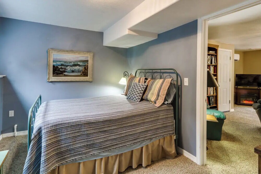 Serene Guest Suite w/Forest View + Hot tub. Dog friendly. - La Center ...