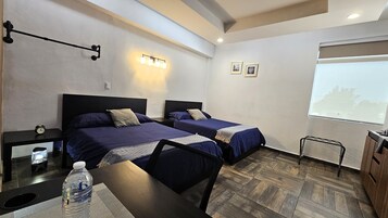 Suite-Estúdio Familiar, não fumadores, kitchenette | 1 quarto, roupa de alta qualidade, edredões de penas, cofre no quarto