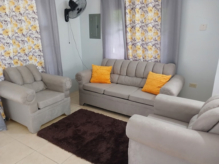 Continental 204 Hide Awhile. - Montego Bay