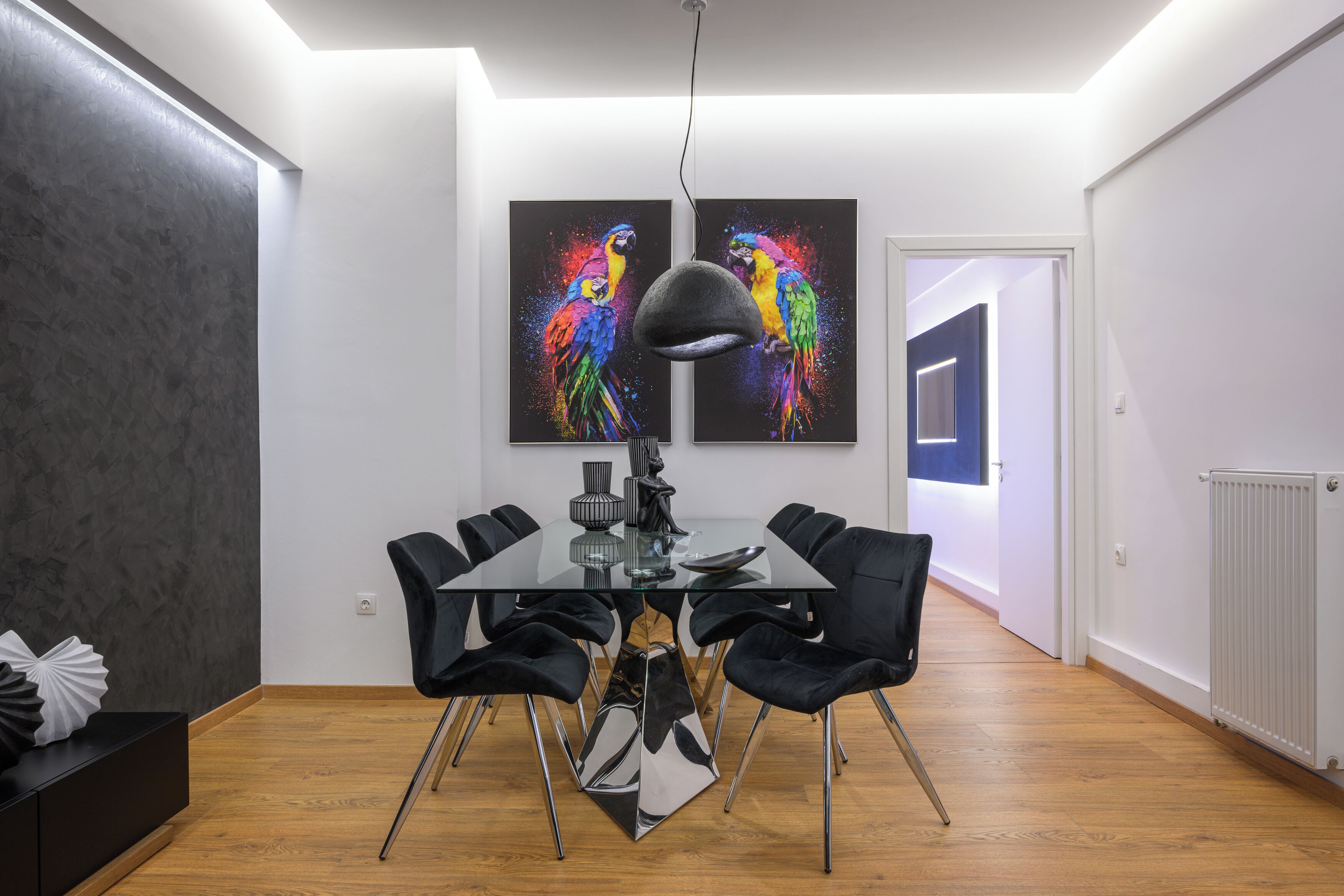 Apartamento com design assinado | Área de estar | Smart TV 55 polegadas com canais a cabo, dock para MP3