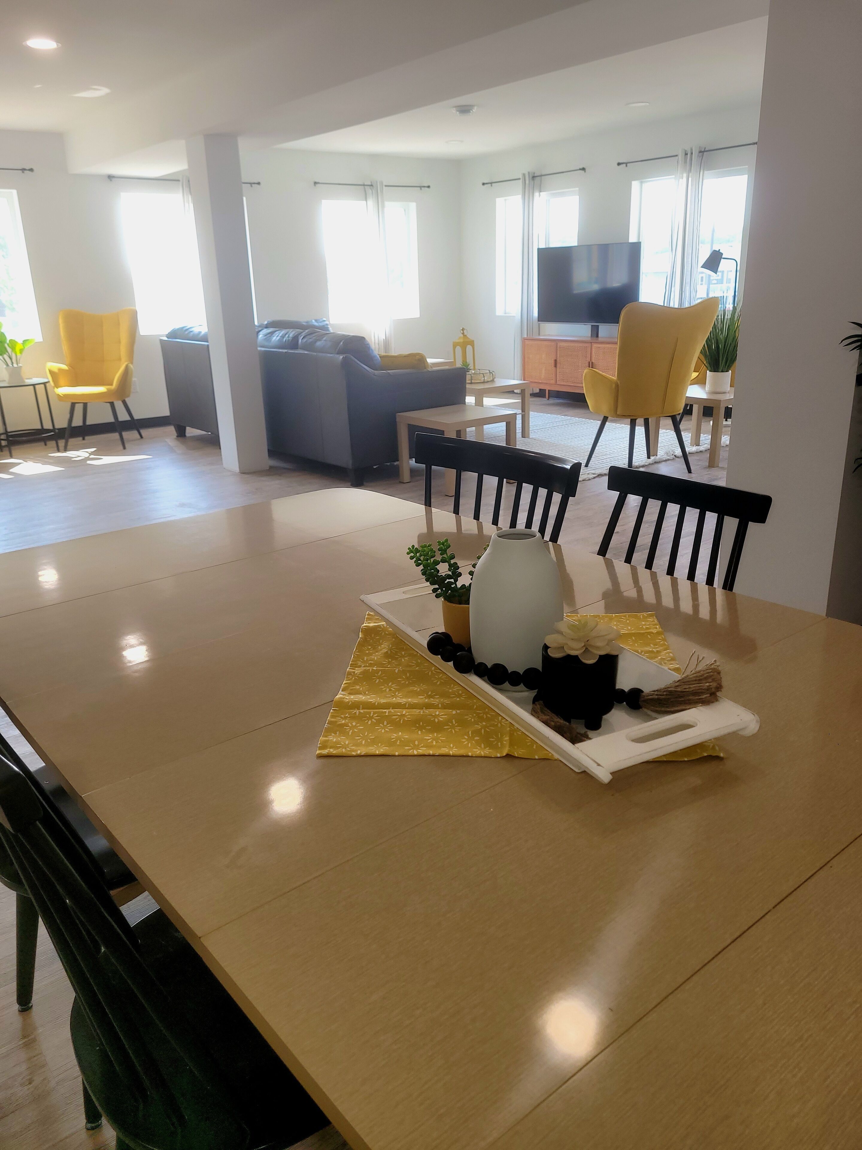 New!! 4 Bedroom Unit Sleeps 14 - Spirit Lake, IA