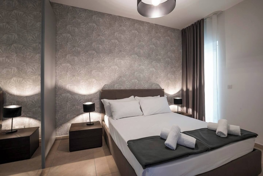 Modern 3-bed seafront apartment on the 6th floor of Sliema’s award ...