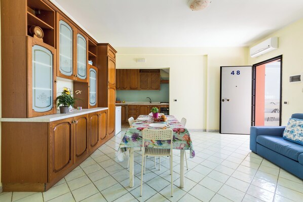 Apartamento | Cozinha privada | Uma chaleira elétrica