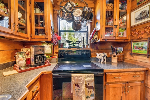 Rustic Cabin W/ Porches: 8 Mi To Tallulah Gorge! - Tallulah Falls