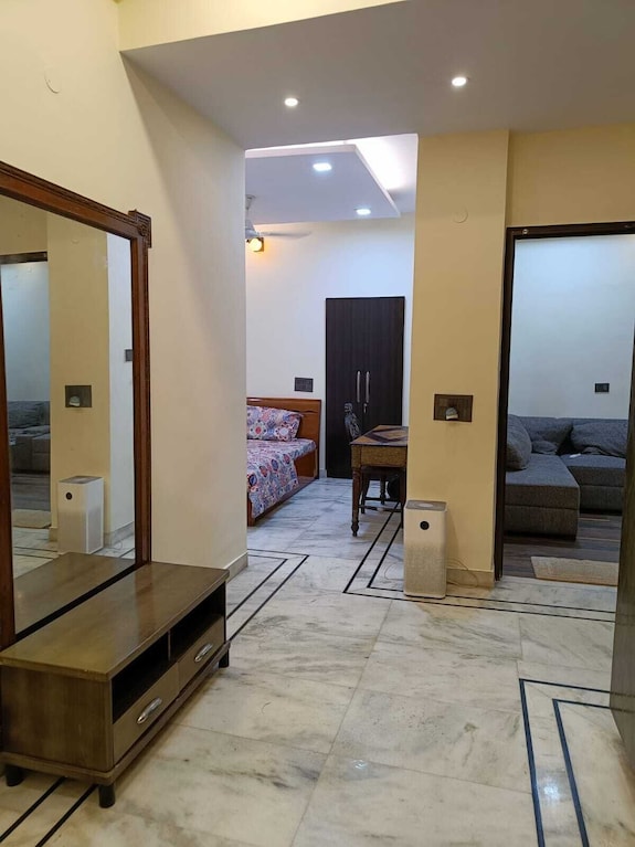 Heritage Home In Connaught Place, Near Barakhamba Road. Pet Friendly - New Delhi Railway Station