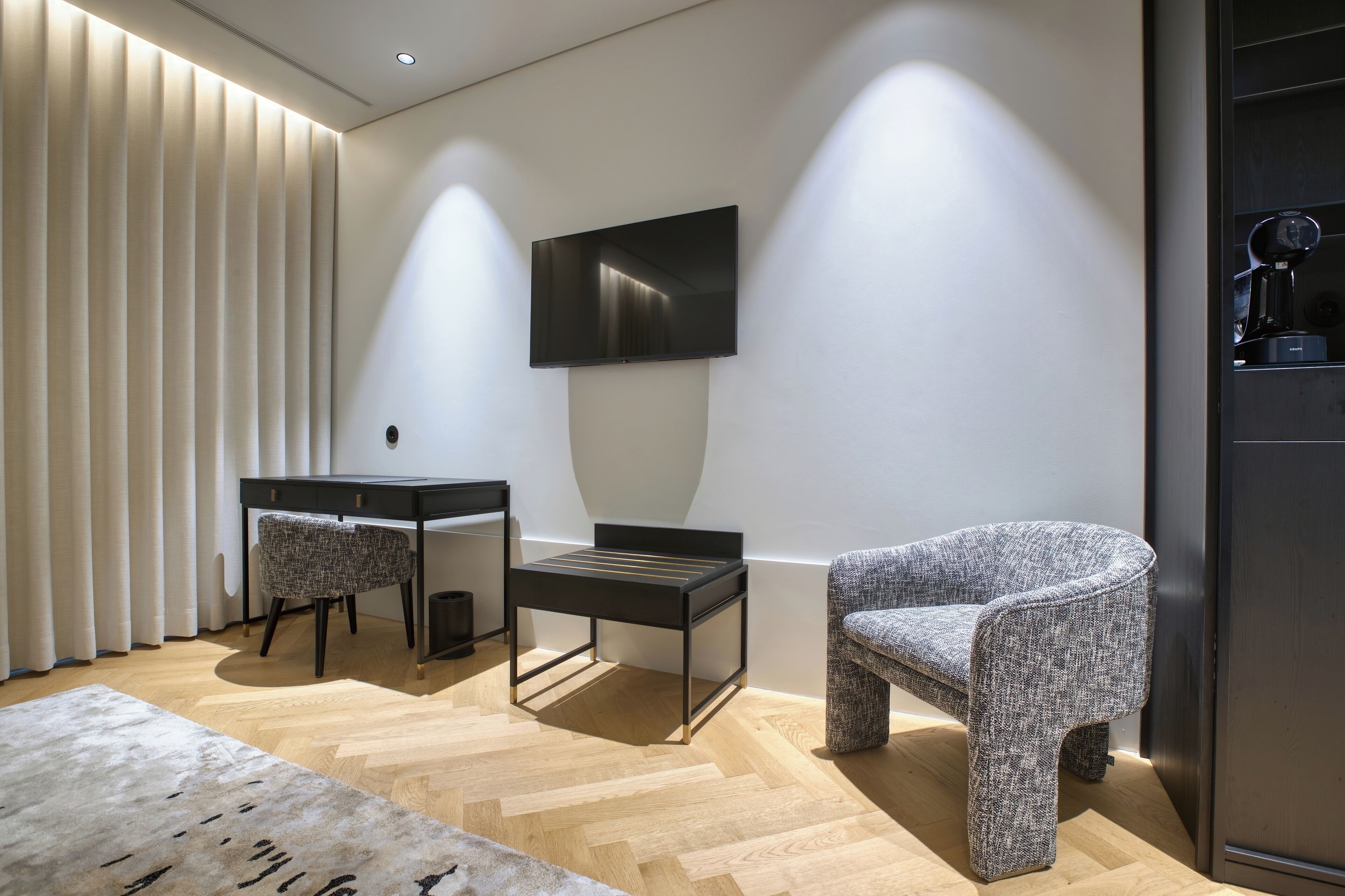 Quarto Duplo Deluxe | Cofre no quarto, com decoração personalizada 