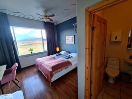 Quarto casal ou duplo standard, vista para a montanha | Wi-Fi de cortesia
