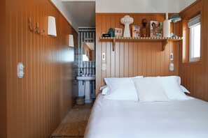 Quarto Superior, vista para o oceano (Renaud) | Roupa de alta qualidade, Wi-fi grátis, roupa de cama fornecida 