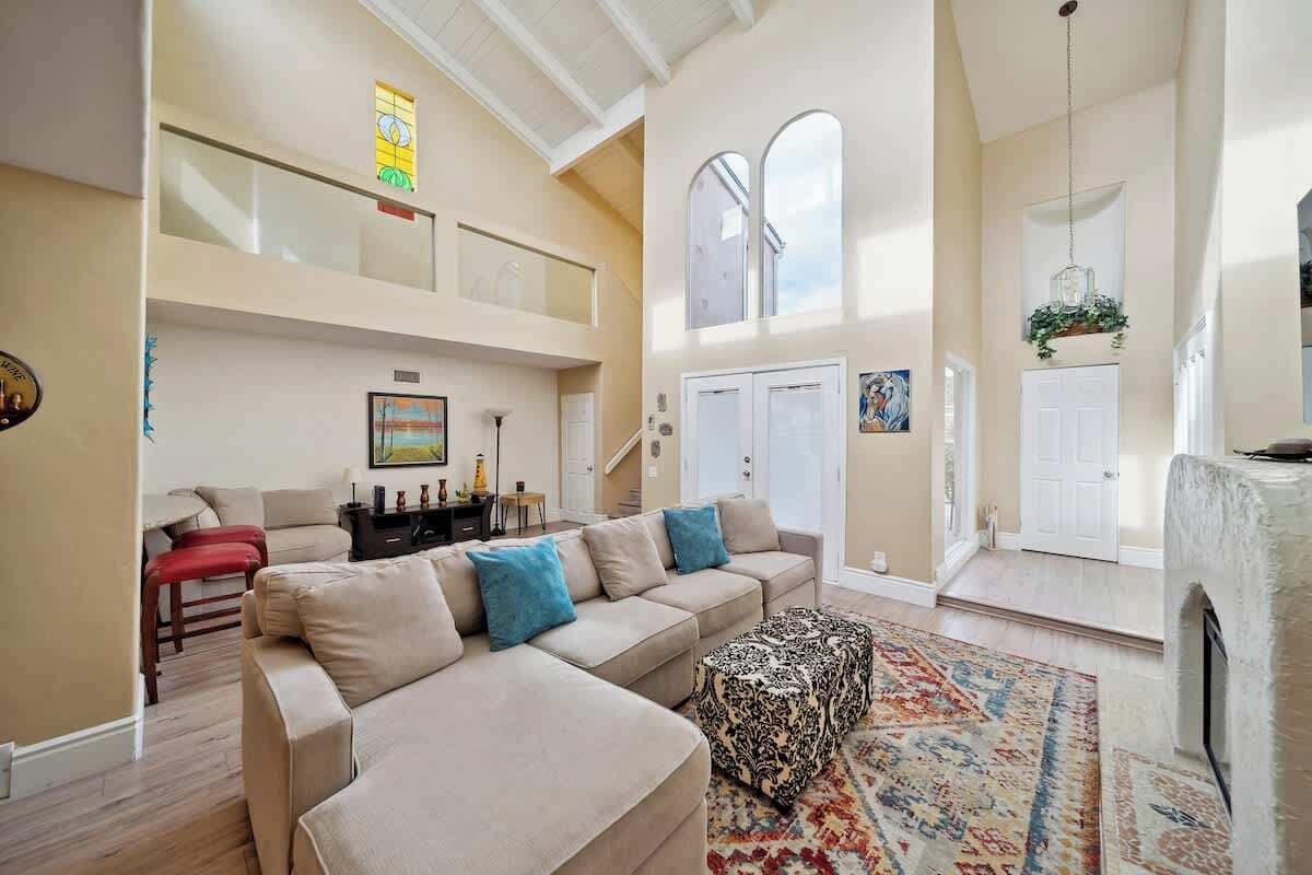 Pet-friendly Gem Near Beach With Private Patio - ニューポート・ビーチ, CA