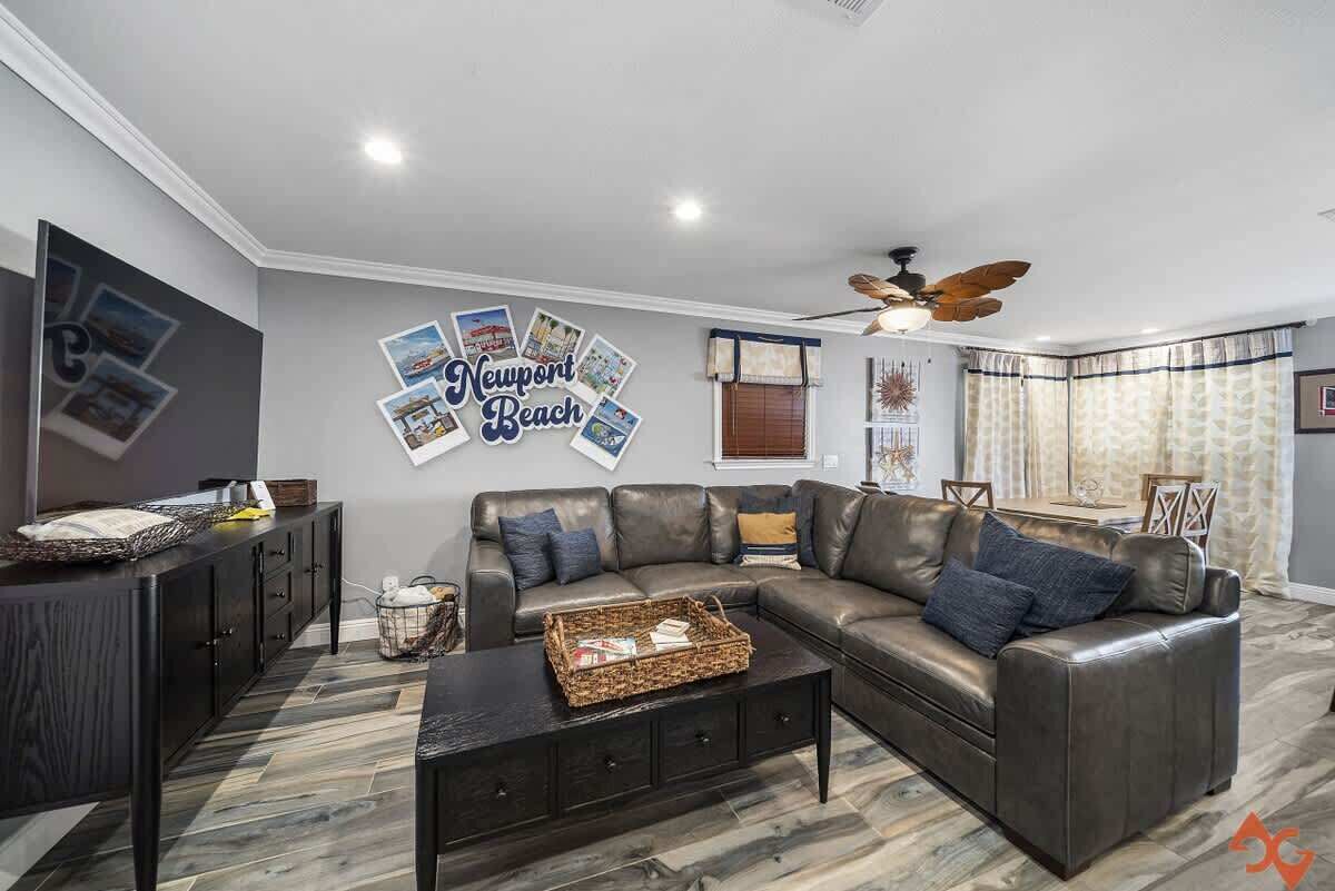 Seaside Escape: Steps To Ocean View - Fountain Valley, CA