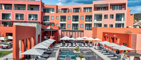 2 piscinas exteriores