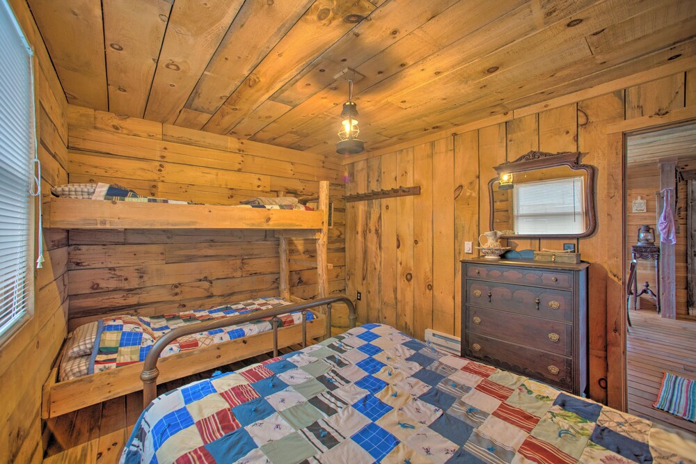Secluded Powersville Cabin: 25 Mi to Lake Paho! - Putnam County | Vrbo