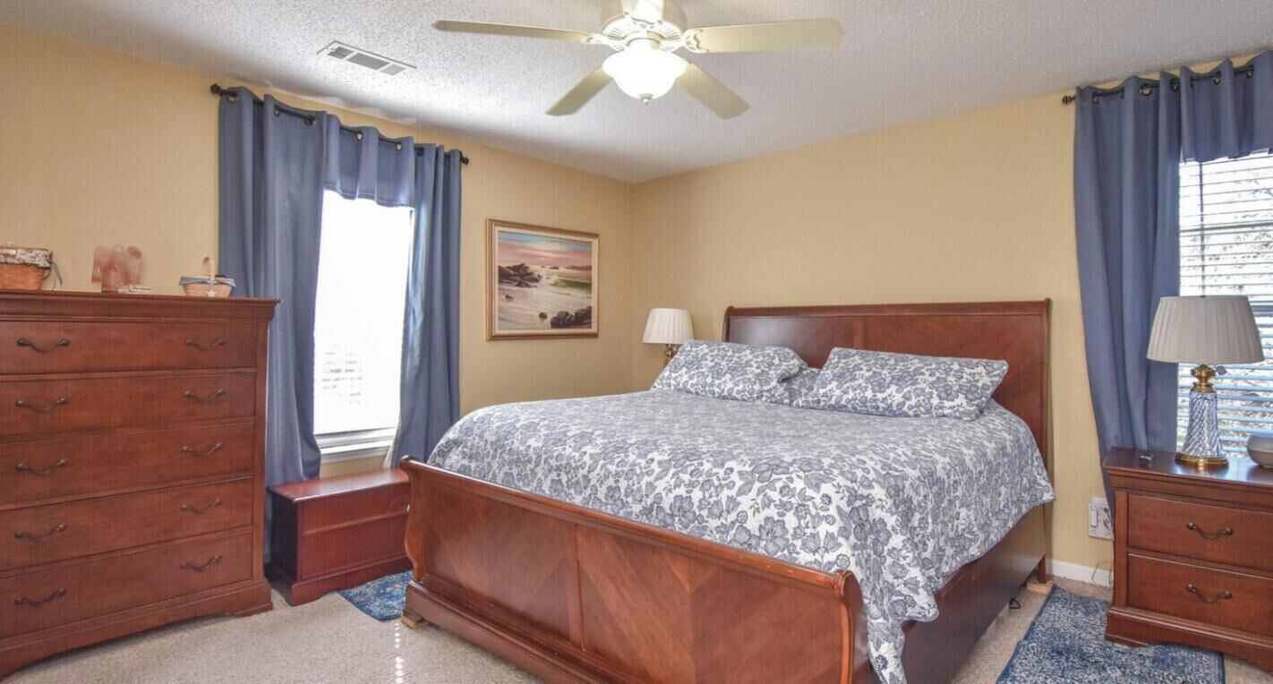 Beautiful 2 Story Water Front Home Inside The Gates Of Stillwater Resort! - Alabama