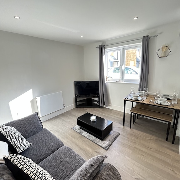 Southborough Modern Suite - Tonbridge