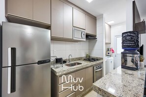 Apartamento | Cozinha privada | Micro-ondas, cafeteira/chaleira, liquidificador