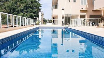 Apartamento | Piscina | Piscina interior, piscina exterior