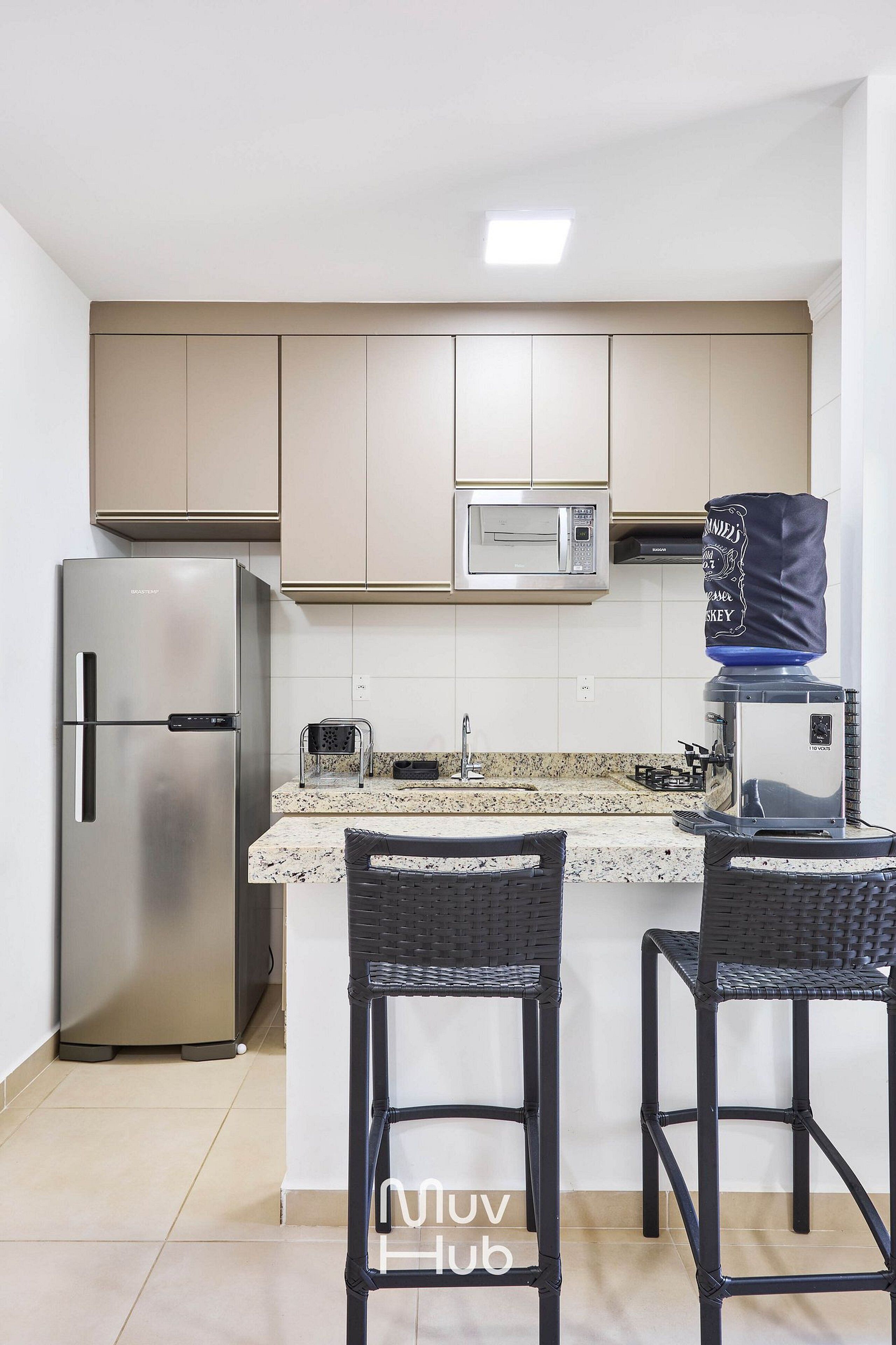 Apartamento | Cozinha privada | Um micro-ondas, uma cafeteira/bule, liquidificador 