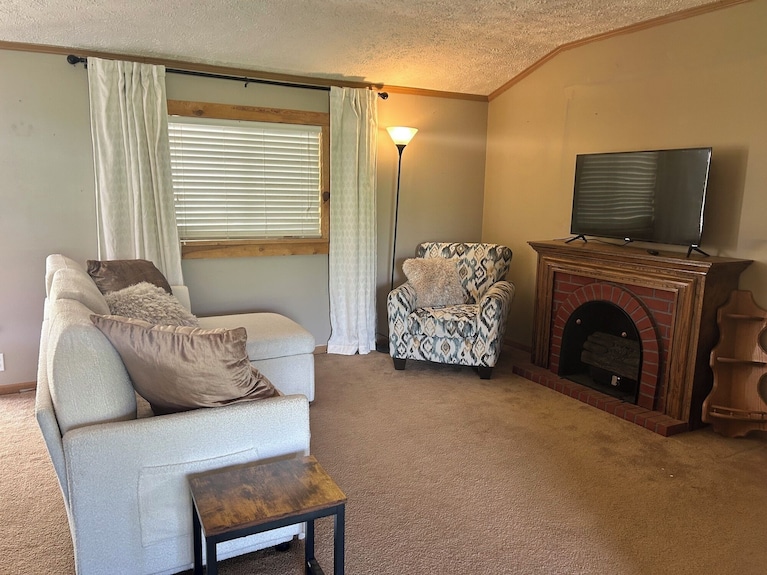 3bedroom, 2 Bath Cabin Located In Sturgis South Dakota Just Minutes From Downtown Sturgis - Sturgis, SD