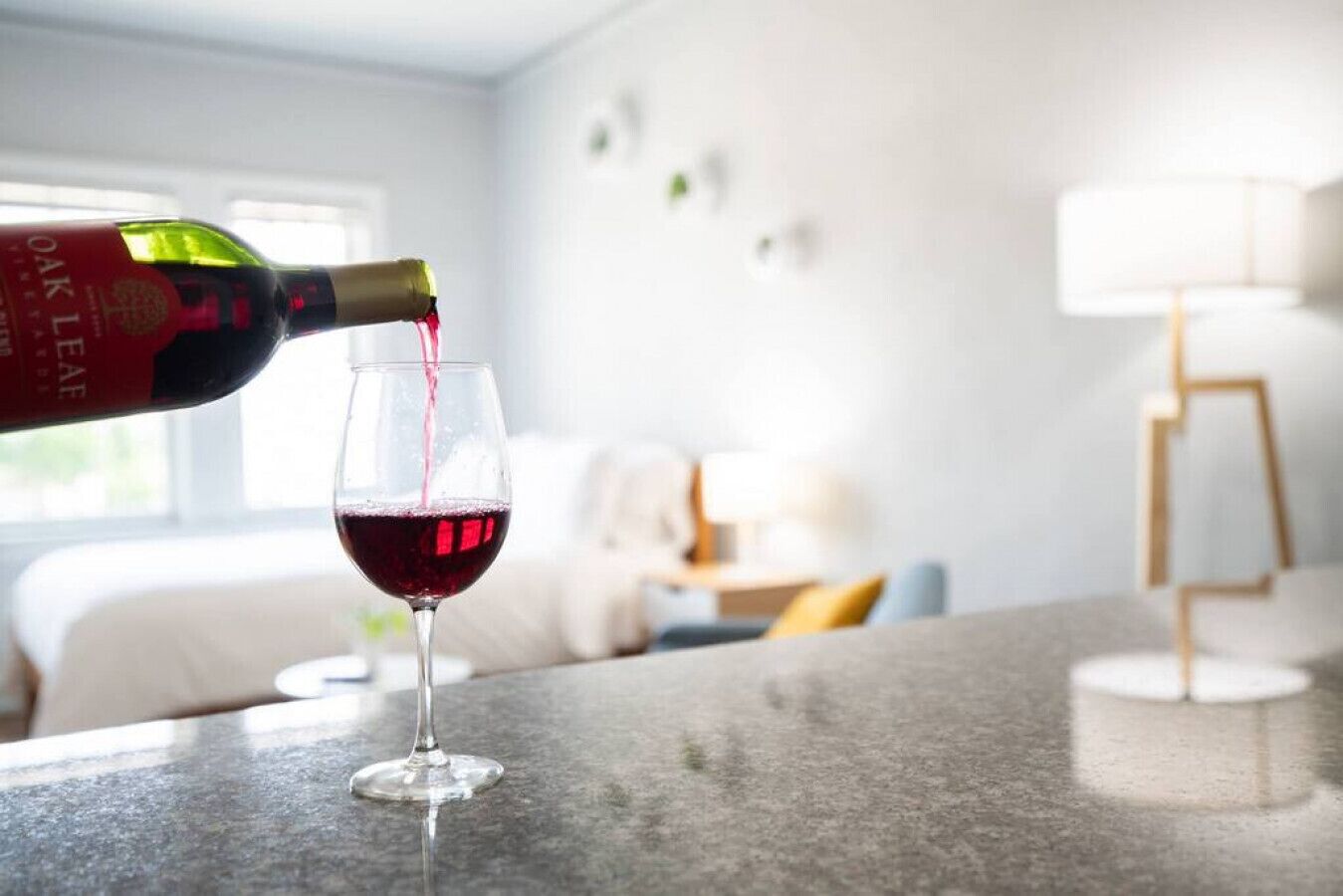 Vibes On Main - Modern Chic Studio In Downtown - Peoria