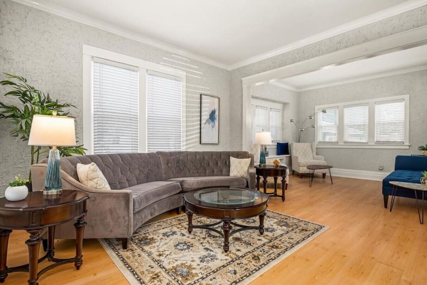 Retreat On Rouse: Cozy 2bd Bursting With Color - Peoria, IL