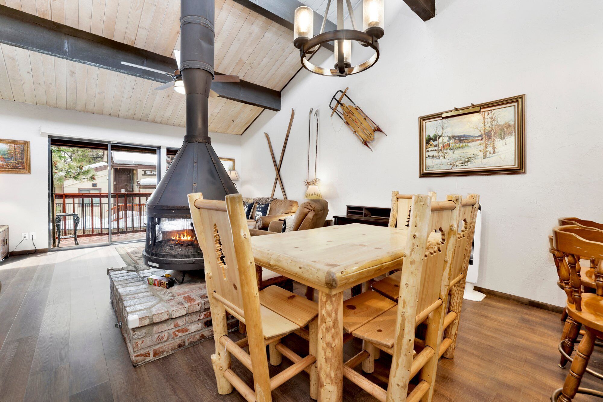 Apartamento em Condomínio Fechado, várias camas, pátio, vista para a montanha (2461) | 2 quartos, com decoração personalizada, com mobília individualizada 