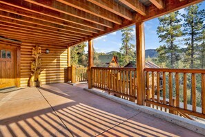 Cabine, várias camas, pátio, vista para a montanha (2141) | Vista do quarto