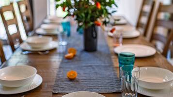 Cabine, várias camas, banheira de hidromassagem grande, vista para a montanha (2193) | Restaurantes