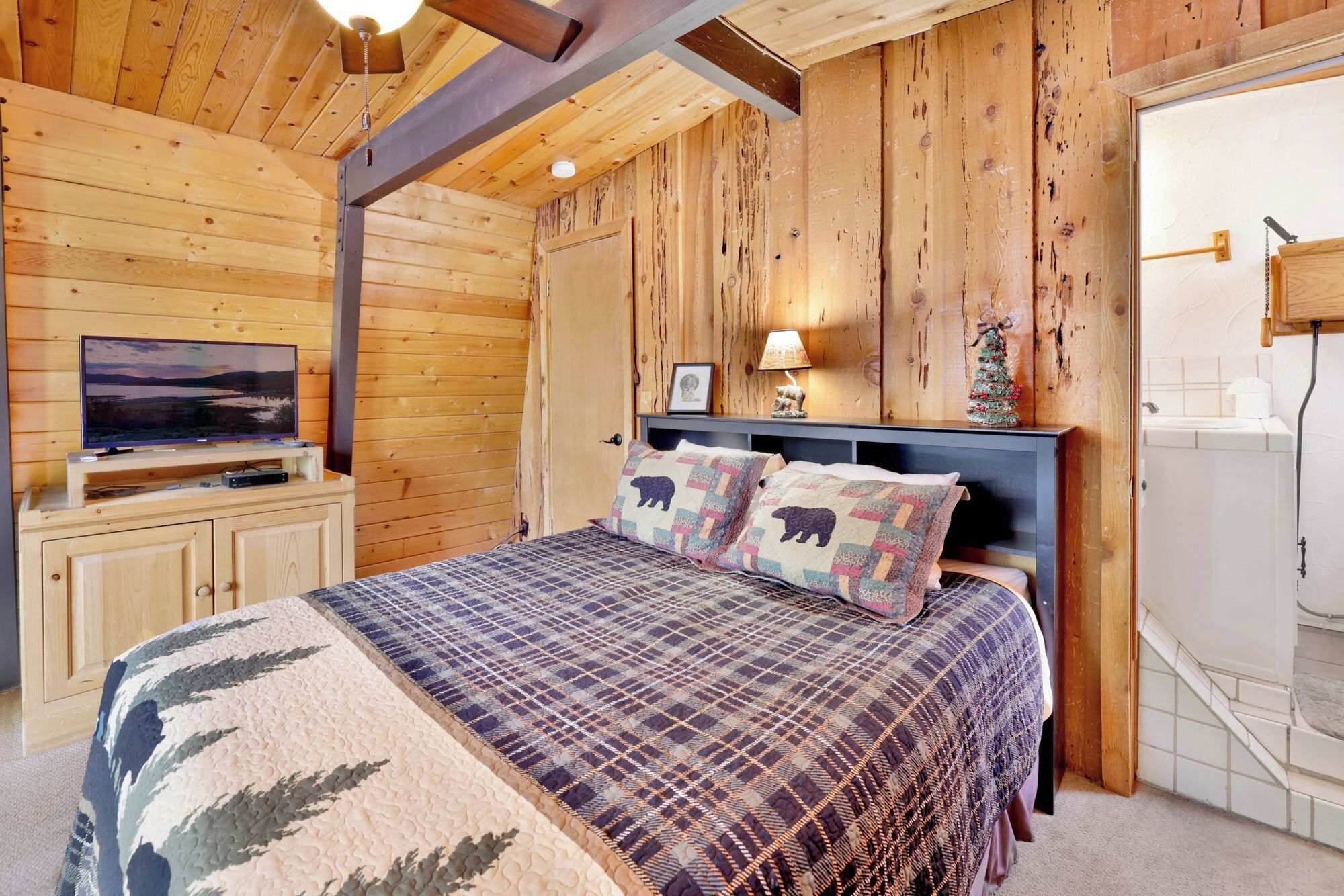 Cabine, várias camas, banheira de hidromassagem grande, vista para a montanha (1946) | 2 quartos, com decoração personalizada, com mobília individualizada 