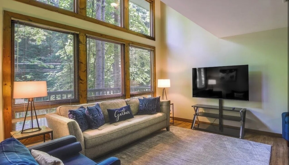 Gatlinburg Condo 2 Bedroom 2 Bath, Chalet Village Just Minutes From Downtown - Gatlinburg, TN