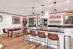 Cabana, várias camas, banheira de imersão, vista para a montanha (2218) | Cozinha privada | Cafeteira/chaleira