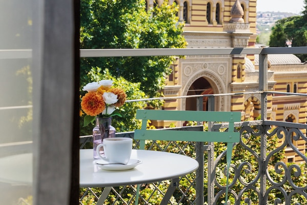 Superior Room with Balcony - Opera View | Terraço/pátio