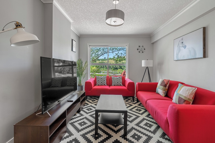 Vibrant Stylish & Cozy Waterfront Downtown Apartment 1 Br + Bath - Calgary