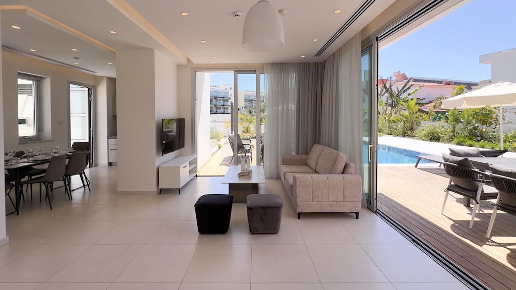 City Napa Seaview Villas - Villa 6, Luxury Villa - Ayia Napa