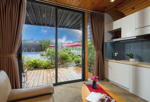 Bungalow Deluxe, vista para a montanha | Refeições no quarto