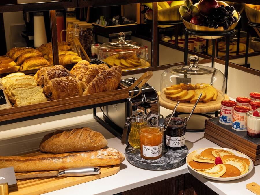 Pequeno-almoço tipo buffet diário (20 EUR por pessoa)