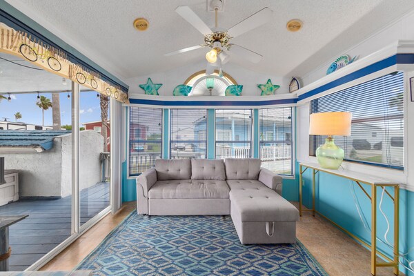 Available For Spring! Casa Azul Cozy One Bedroom 607 - 