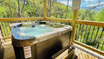 Cabana, 2 quartos | Banheira de hidromassagem particular