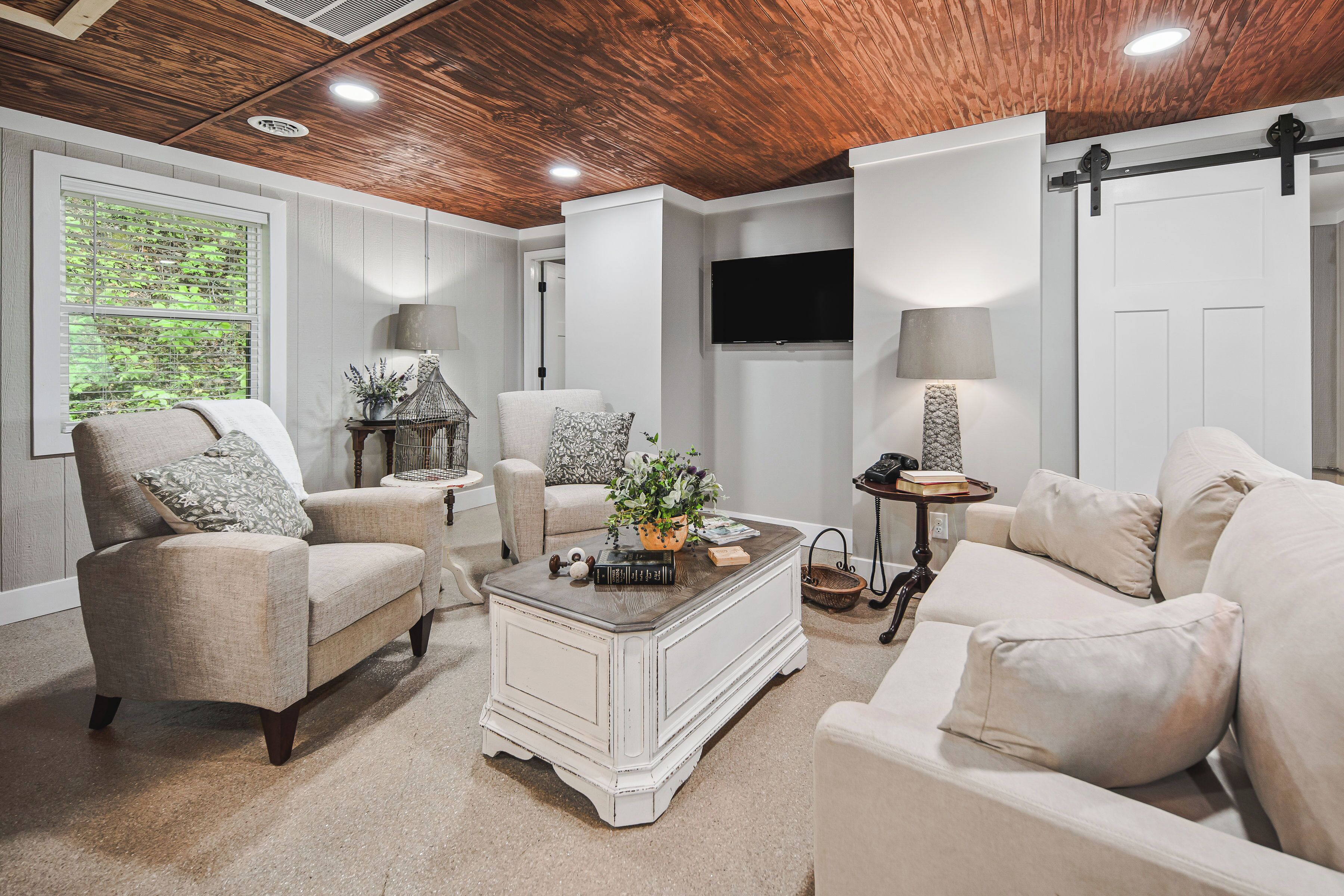 Collins River Cottage - McMinnville, TN